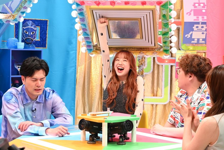 辛口のME：I・KEIKOを笑わせろ！さや香・新山、マユリカがマル秘プライベート公開！岡田結実も激恥写真で身を削る！【日本テレビ系「ロロロロ」】：中日スポーツ・東京中日スポーツ