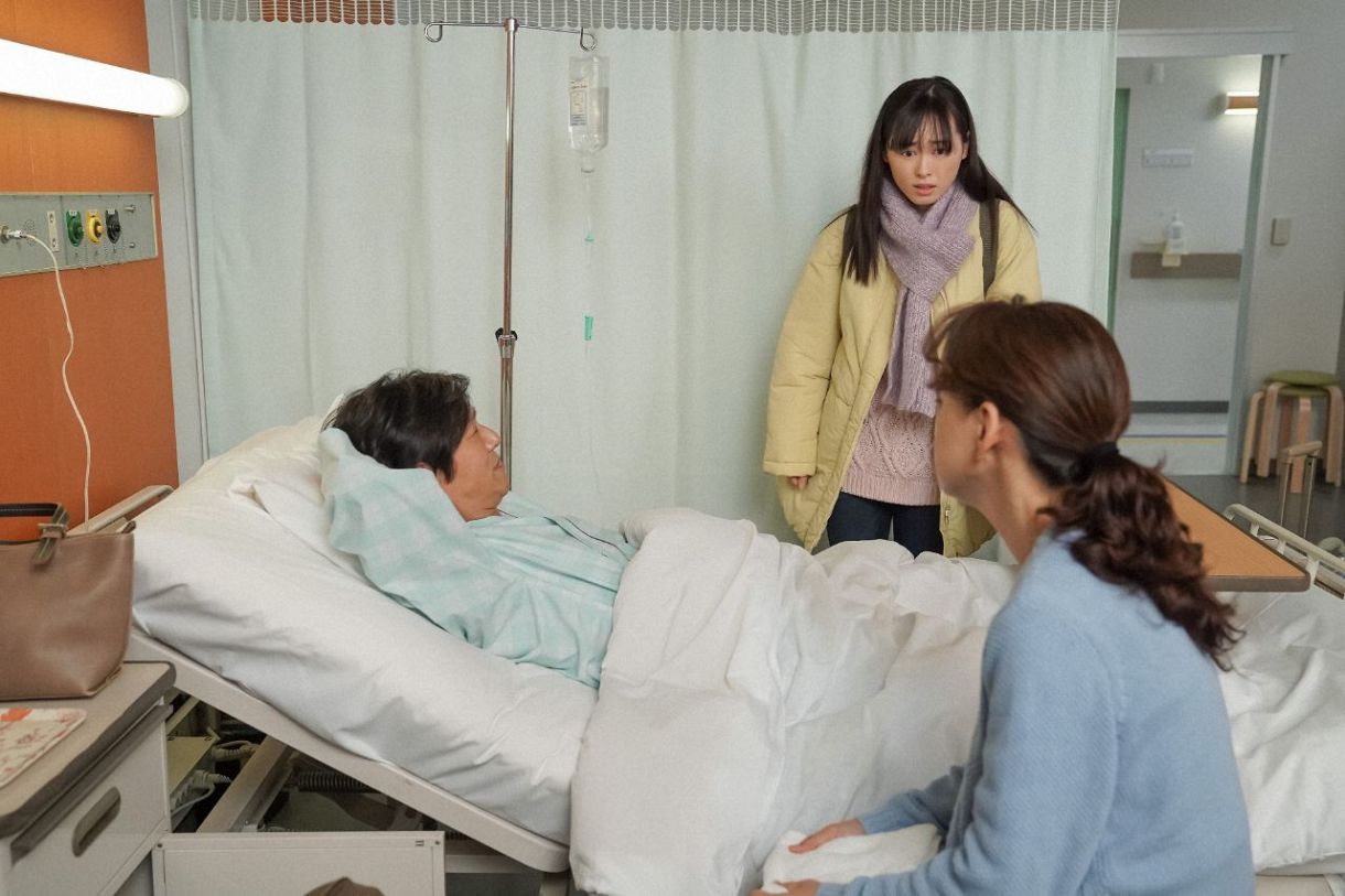 【NHK朝ドラ「舞いあがれ！」明日は】父・浩太が救急車で搬送。舞は急いで病院に駆けつける：中日スポーツ・東京中日スポーツ
