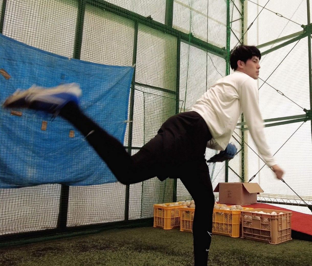【ロッテ】佐々木朗希の自主トレ動画が再生15万回突破「ストレッチから凄い」「ほんとワクワクさせてくれる」80件を超えるコメント:中日スポーツ
