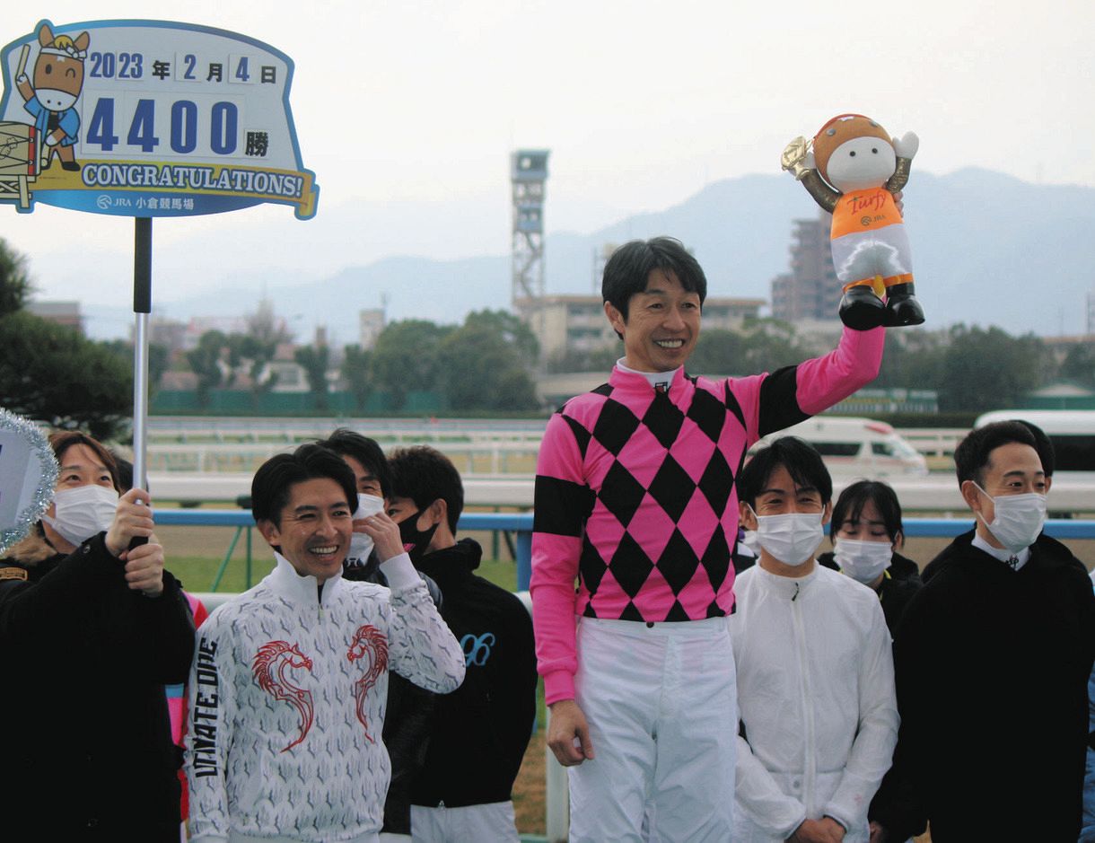 武豊がJRA通算4400勝達成「声援や拍手がすごくて、土曜日の1レースとは思えませんでした」：中日スポーツ・東京中日スポーツ