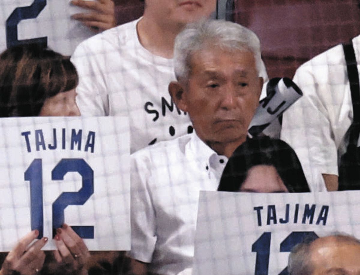 中日・田島慎二の引退登板をスタンドで見守った恩師、「本当に幸せ者ですね。あいつのおかげで僕も楽しませてもらいましたよ」：中日スポーツ・東京中日スポーツ