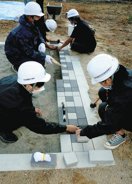 ランニングロードのブロック舗装に協力 松川河川敷で飯田OIDE長姫高生ら：中日新聞Web
