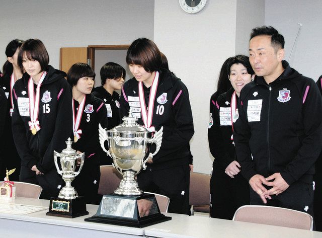 PFU 全日本選抜優勝を報告 かほく市役所でV1躍進誓う：北陸中日新聞Web