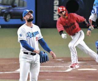 チェイビスが…ボスラーが…中日・マラー、不運な先制失点　プロ初スタメン広島・前川に2点二塁打許す