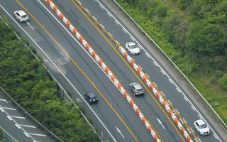 岐阜県土岐市の中央道で逆走、よけた車2台が事故　ポールなどに接触、けが人なし