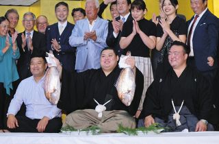 大の里、父の背を追って自ら相撲の道へ　好みも似た者同士「大きな存在です」感謝の思いを抱き続けて【大相撲連載（上）】