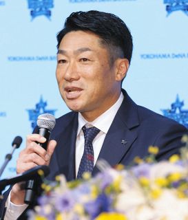DeNA・村田新2軍監督、三塁挑戦の度会隆輝を初指導「また新しい野球観で打撃はもっとよくなる可能性」：中日スポーツ・東京中日スポーツ